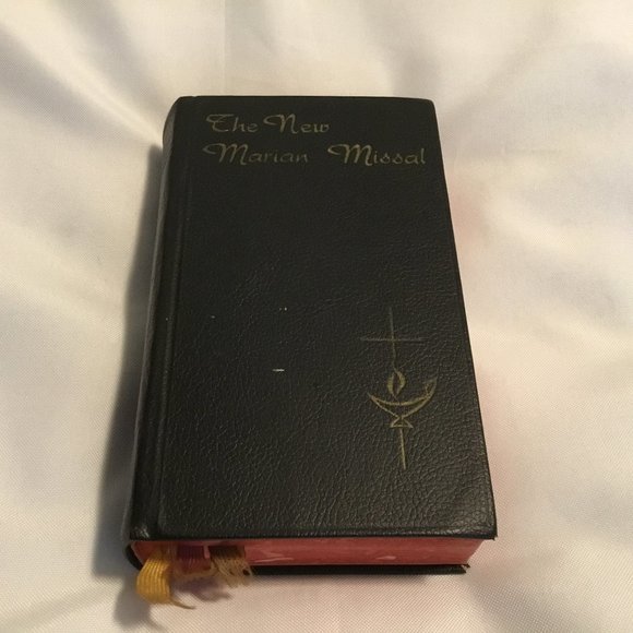 Bible | Other | The New Marian Missal For Daily Mass Hardcover 962 ...